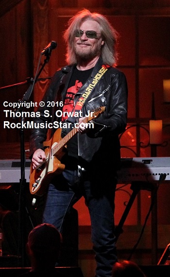 “Live From Daryl’s House,” featuring Daryl Hall and John Rzeznik ...